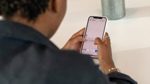 Så påverkar sociala medier hur vi mår | Internetstiftelsen